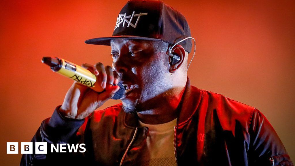 Dizzee Rascal performs Bonkers at Glastonbury 2017 - BBC News