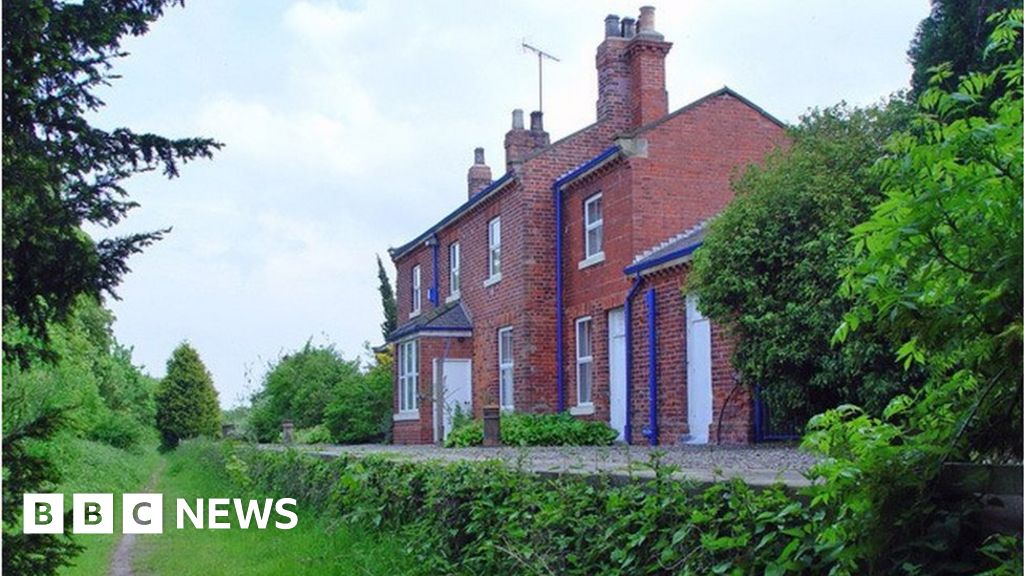 Graham Stuart MP renews calls to revive Hull to York rail link - BBC News