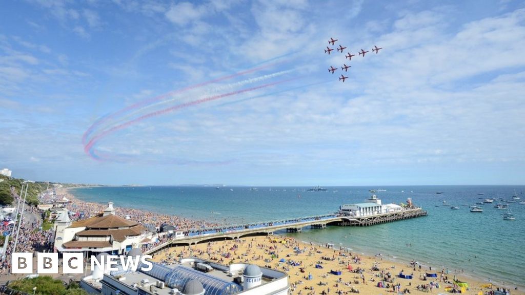 Bournemouth Air Festival set for virtual reality displays - BBC News