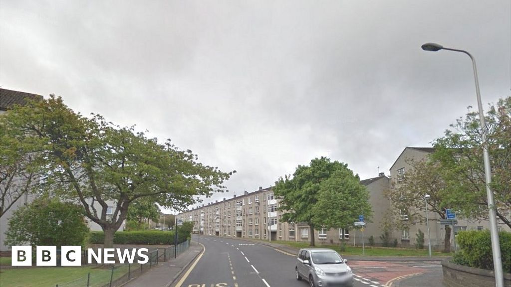 Separate attacks in Edinburgh linked to three teenagers - BBC News