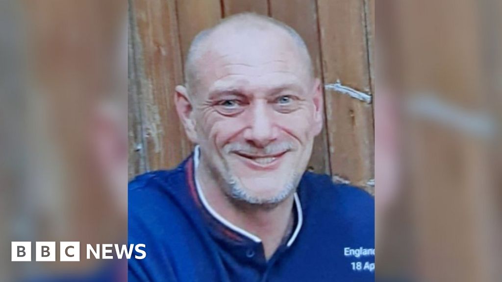 Body found in Yeovil during search for missing man - BBC News