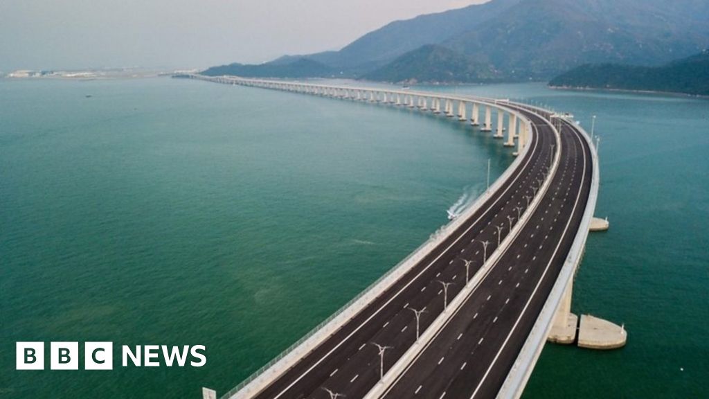 World's longest sea bridge: Aerial shots over the Hong Kong-Zhuhai ...