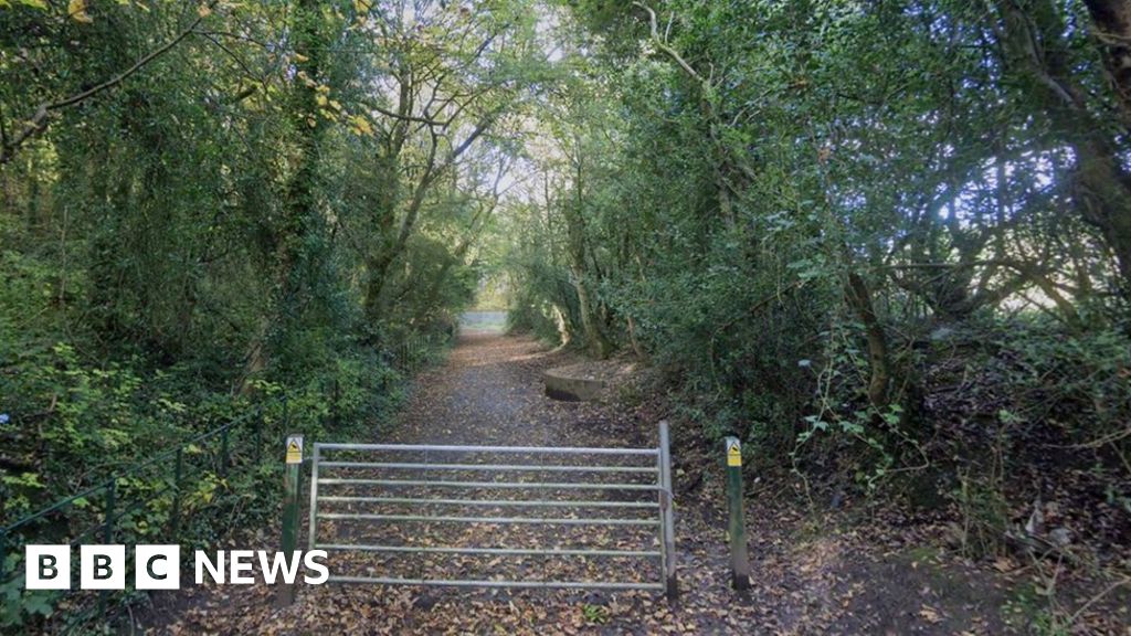 Stoke-on-Trent battery energy storage site given go-ahead - BBC News