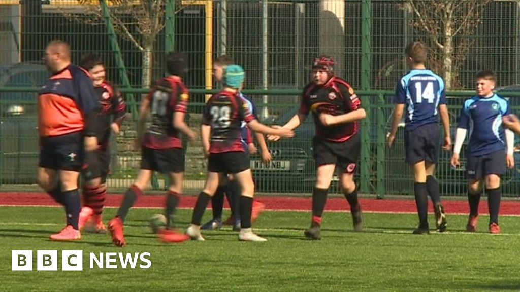 Grassroots rugby in Wales 'dying on its feet' - BBC News