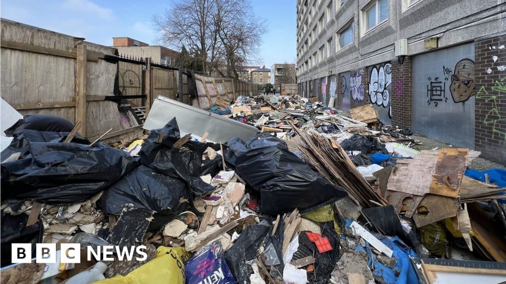 South Kilburn Estate: Derelict land becomes dumping ground - BBC News