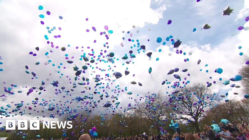 Alfie Evans death: Balloons are released in tribute