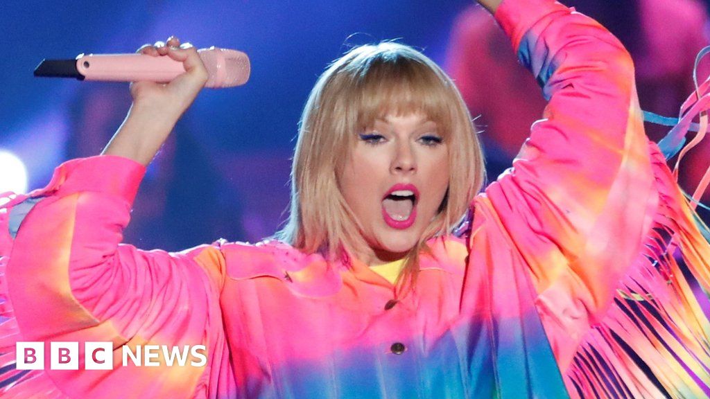 Quiz of the week: What was a policeman doing with Taylor Swift?