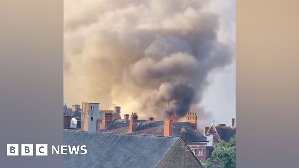 Firefighters battle 'large-scale fire' in Northampton town centre - BBC ...