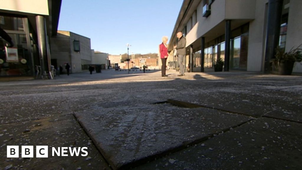 Durham Council accused over compensation probes - BBC News