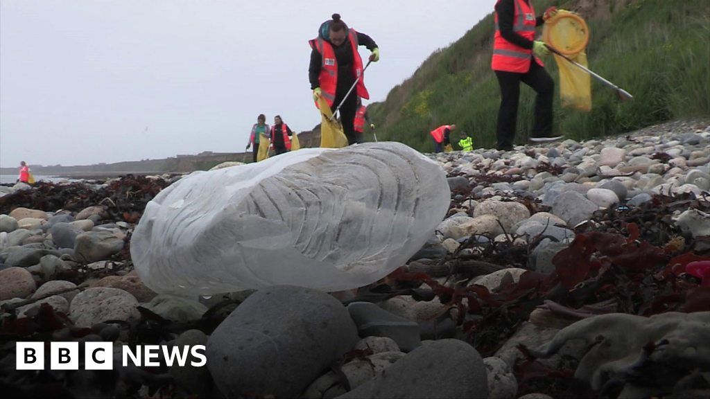 Plastic pollution: Stemming the tide on NI's beaches - BBC News