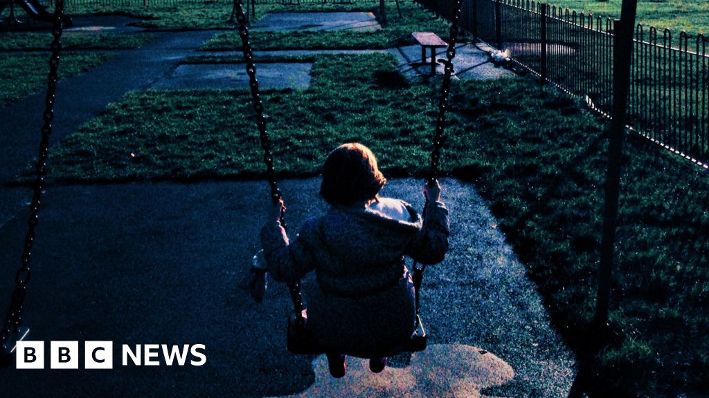 Young people urged for park-life views - BBC News