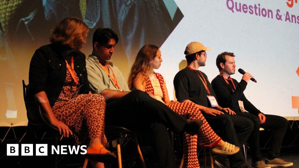 Lowestoft's Sunrise Film Festival enjoys record-breaking year - BBC News
