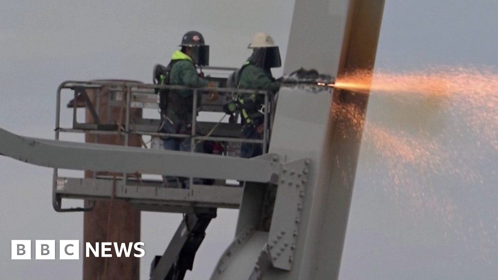 Crews begin cutting to clear Baltimore bridge wreckage - BBC News