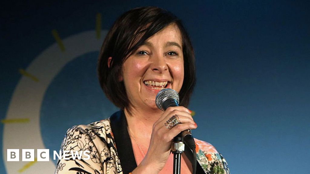 Royal Court's Vicky Featherstone tops theatre power list - BBC News