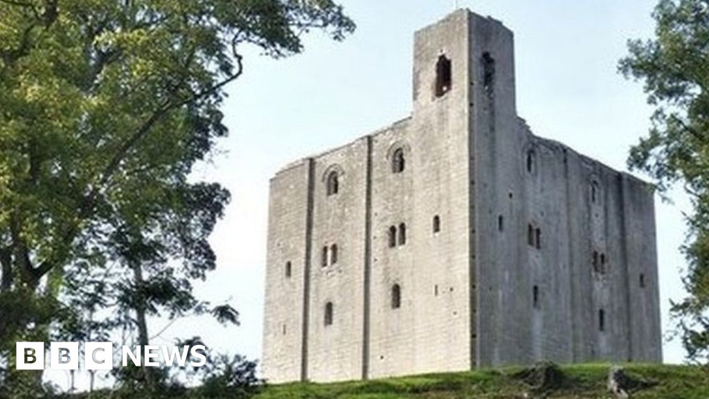 Essex's Hedingham Castle awarded £117,000 for urgent repairs - BBC News