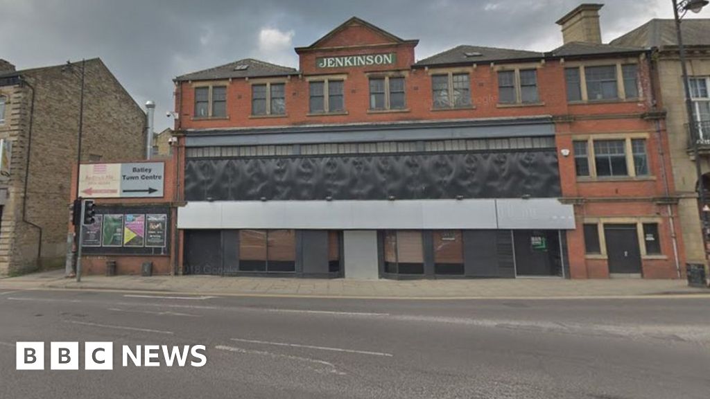Soldier hit by car outside TBC nightclub in Batley - BBC News