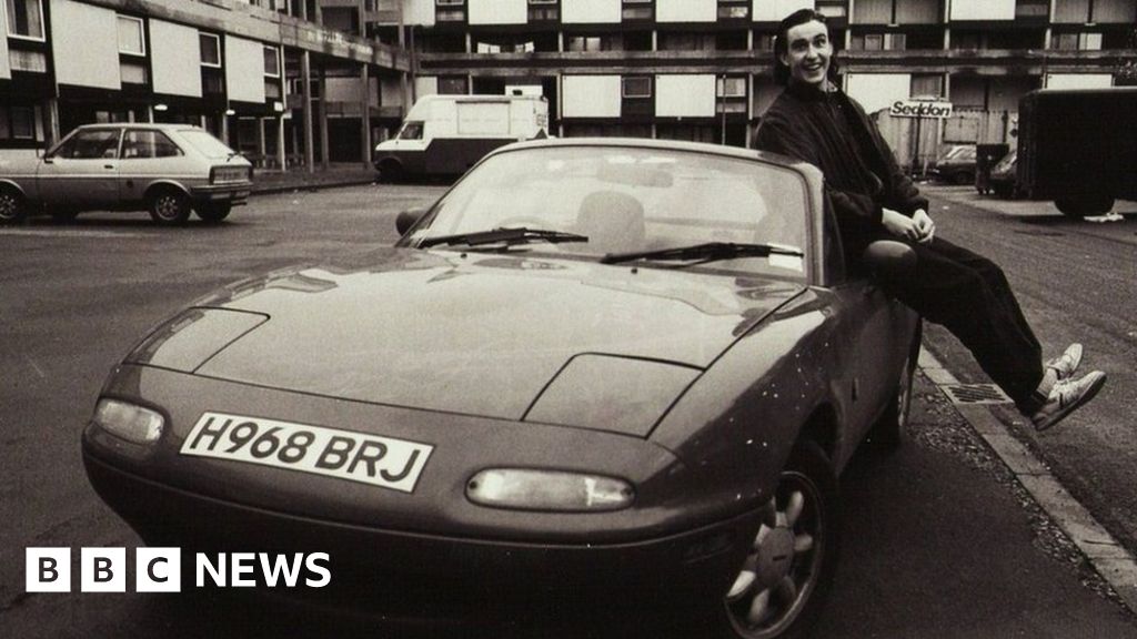 Capturing Hulme's 'inspiration and get up and go energy' - BBC News