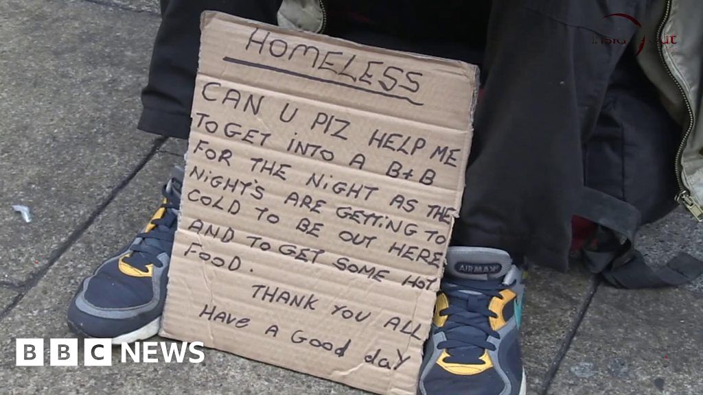 Homelessness in Manchester increases ten-fold, figures show - BBC News