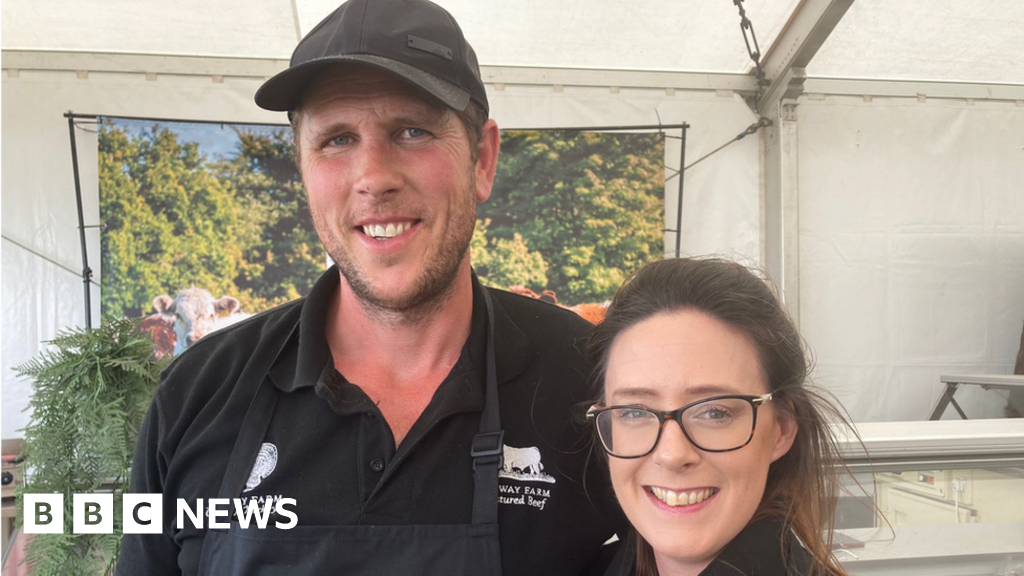 Farmers in Cornwall working to reduce carbon footprint - BBC News