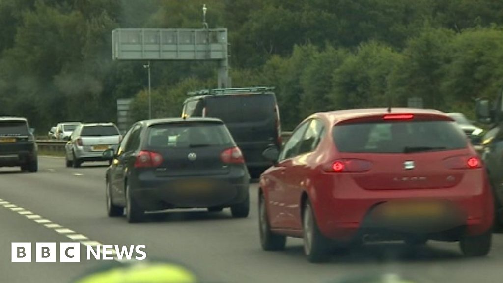 Highways England campaigns to stop motorway tailgating - BBC News