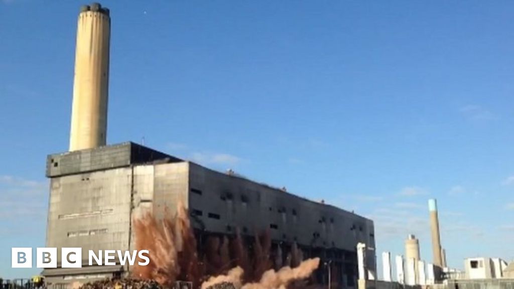 Didcot A demolition: Main building blown up - BBC News