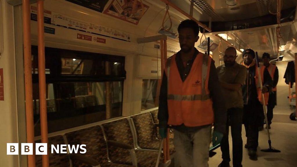How London's overnight workers keep the city moving - BBC News