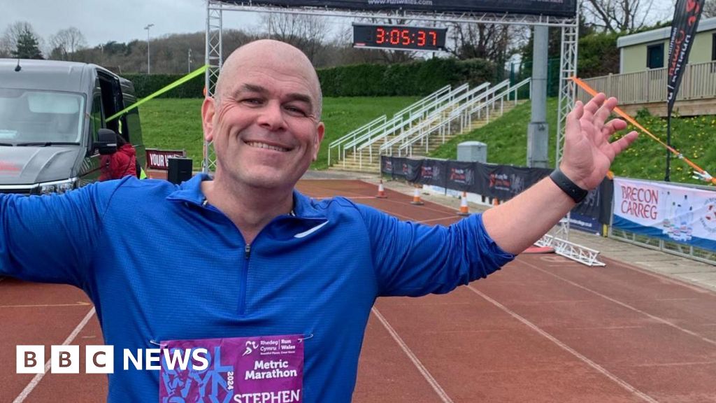 London Marathon: Man to compete after leukaemia diagnosis - BBC News