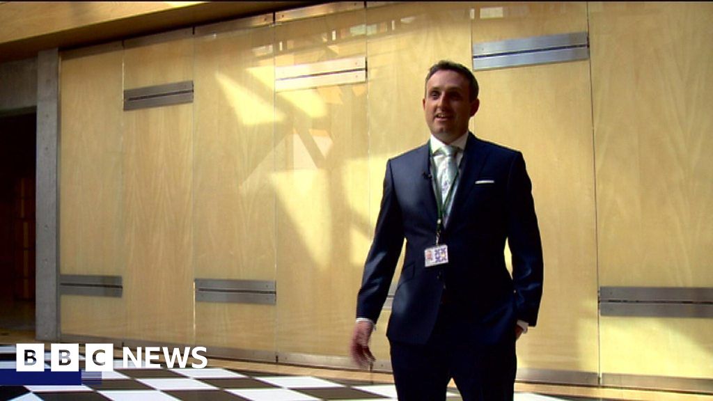 New MSPs' nerves and excitement on first day in Holyrood - BBC News
