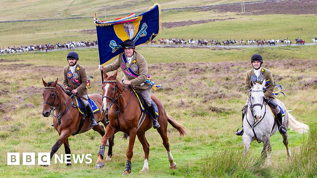 In pictures: Lauder Common Riding - BBC News