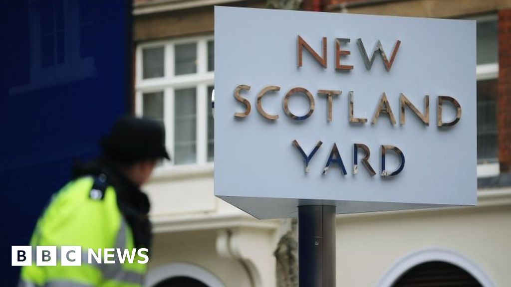 Met Officer Dismissed For Having Sex With Rape Victim Bbc News