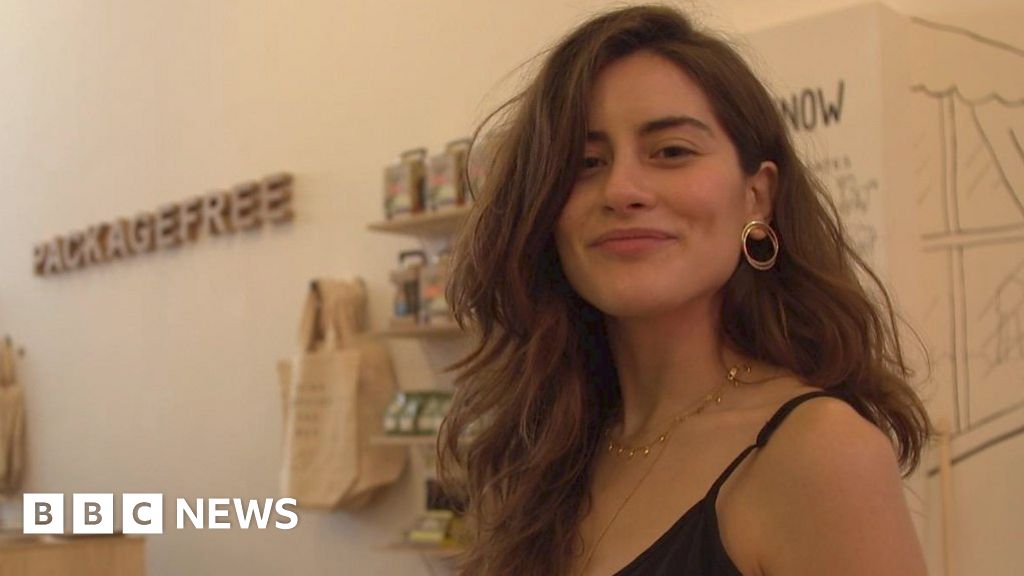 Lauren Singer: Zero waste star sets up package-free shop