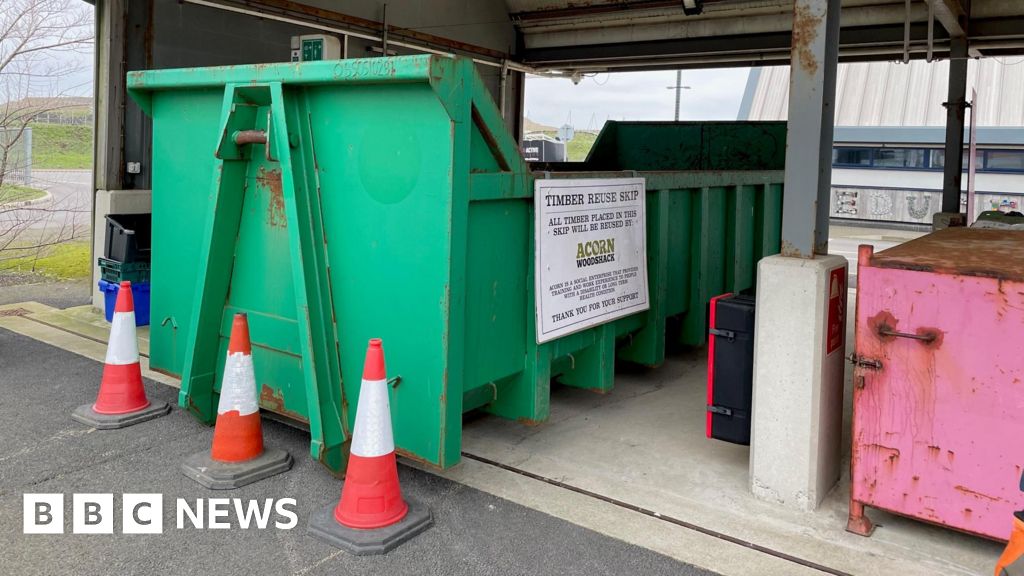 Reusable wood skip installed at La Collette - BBC News