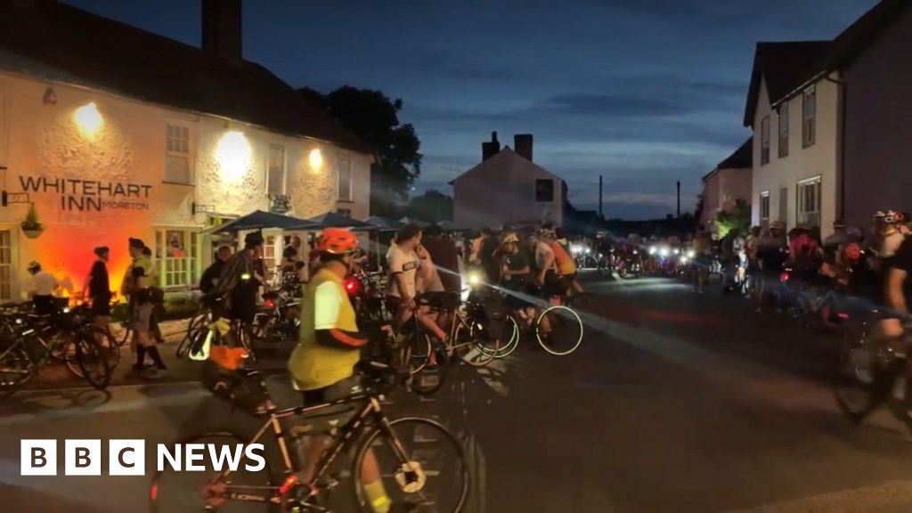 Dunwich Dynamo: Thousands to cycle to England's 'lost city' - BBC News