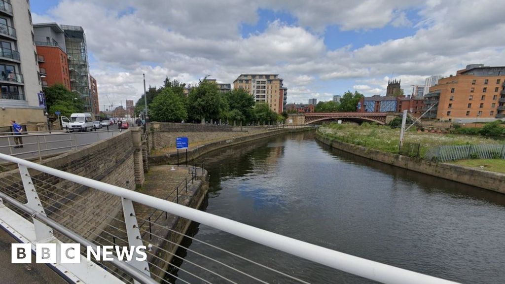 Man dies after falling into River Aire in Leeds city centre