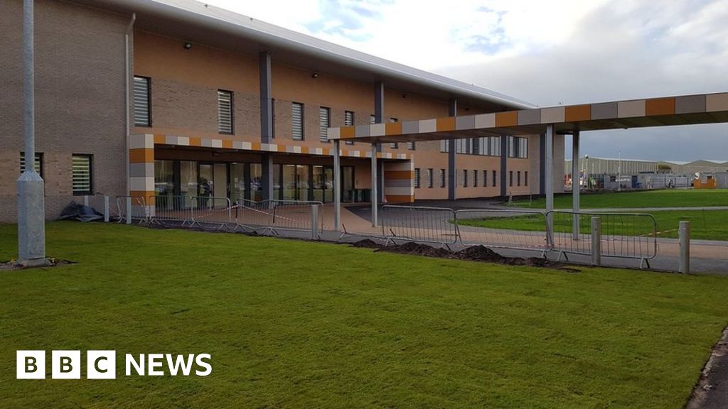 Death at HMP Berwyn in Wrexham 'likely' due to drug Spice - BBC News