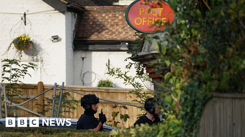 Berwick: Man charged with attempted robbery at Post Office - BBC News