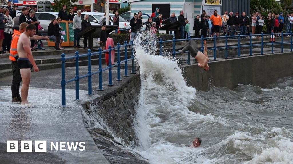 Storm Ellen: Stormy sea swimmers labelled 'senseless' - BBC News
