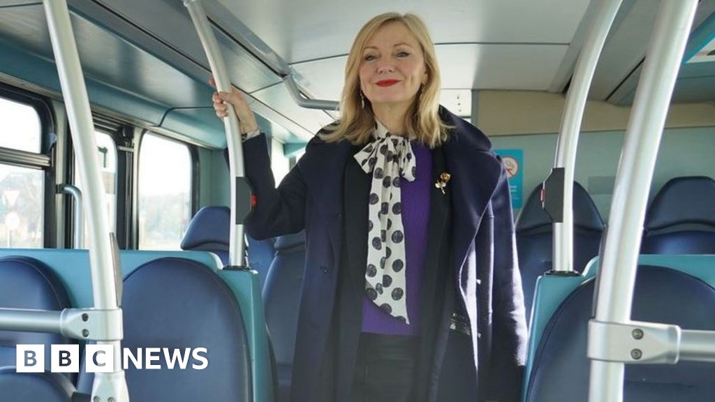 Wakefield bus passengers to benefit from more frequent services - BBC News