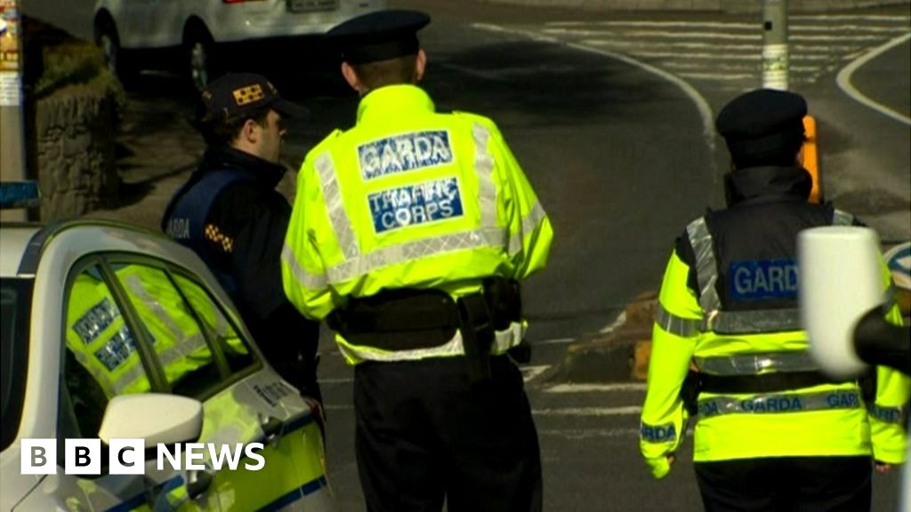 Republic of Ireland: 900 new speed camera zones operating - BBC News