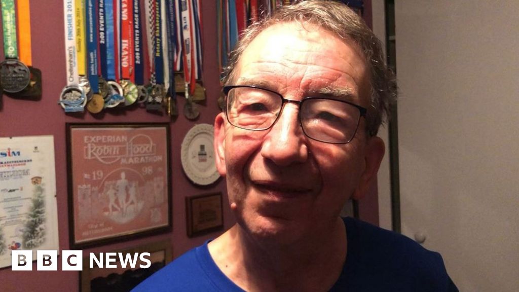 Redditch man completes 'equator' run challenge - BBC News