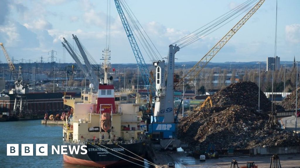 Southampton docks: Scrap metal fire breaks out