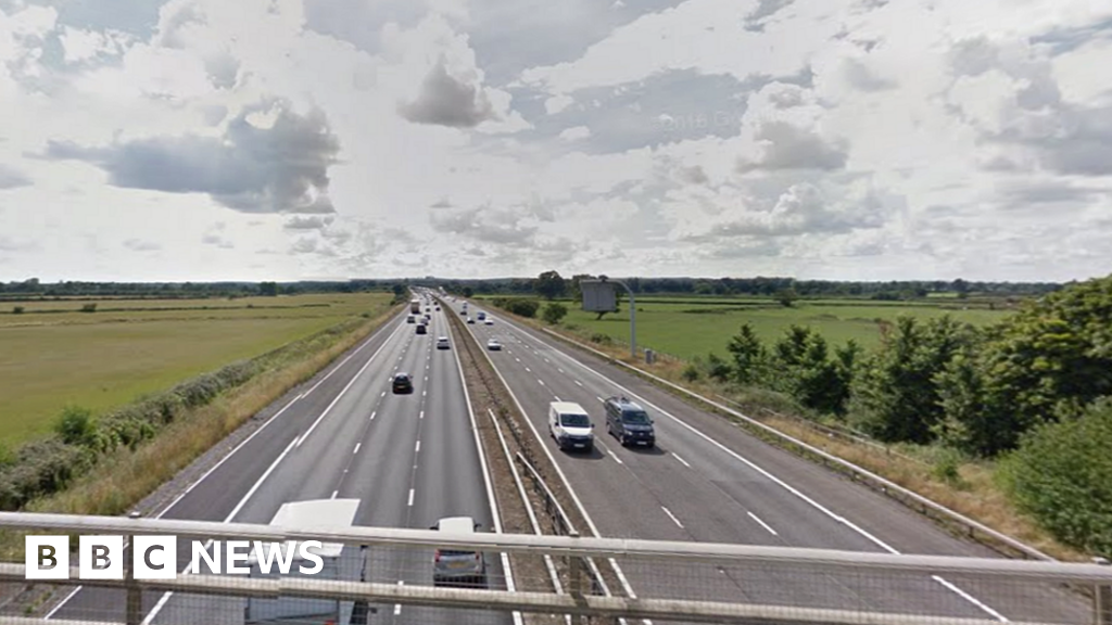 Driver banned for speeding past police at 136mph on M4 - BBC News