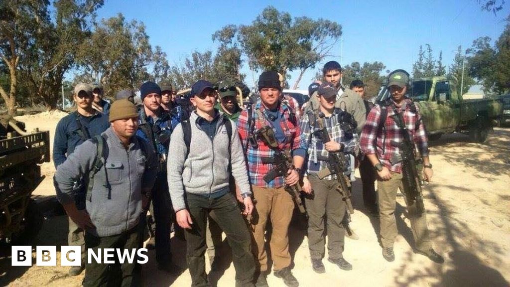 Libya militia chases away US troops - BBC News