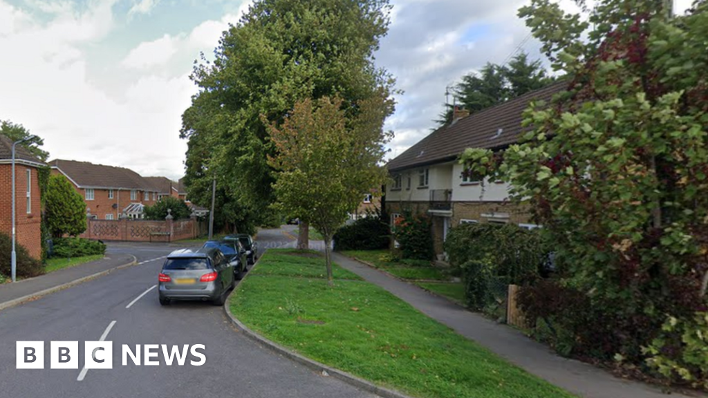 Eton house damaged by fire after lightning strike - BBC News