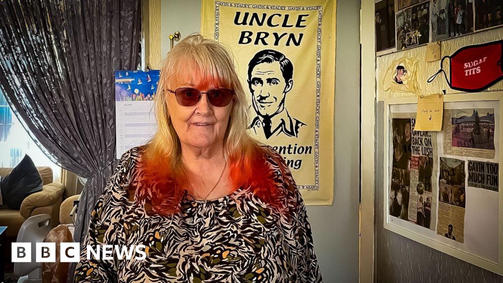 Gavin and Stacey TV show Barry house braced for more visitors - BBC News