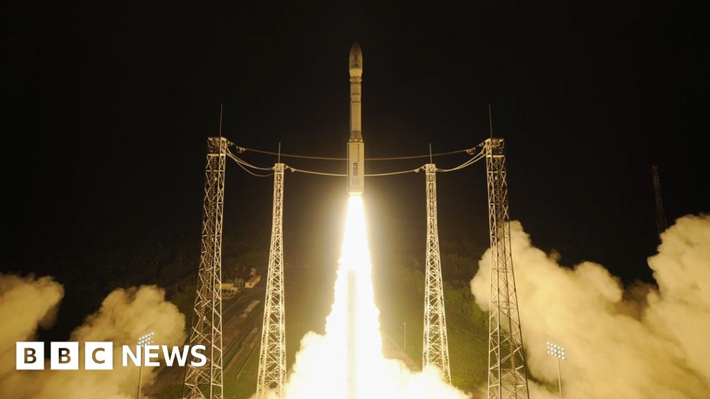 Lisa Pathfinder launches to test space 'ripples' technology - BBC News