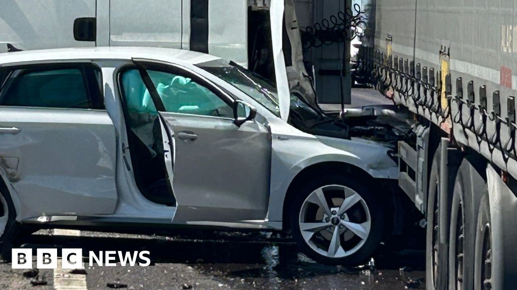 Dartford Crossing drivers had traffic chaos after bridge was shut - BBC ...