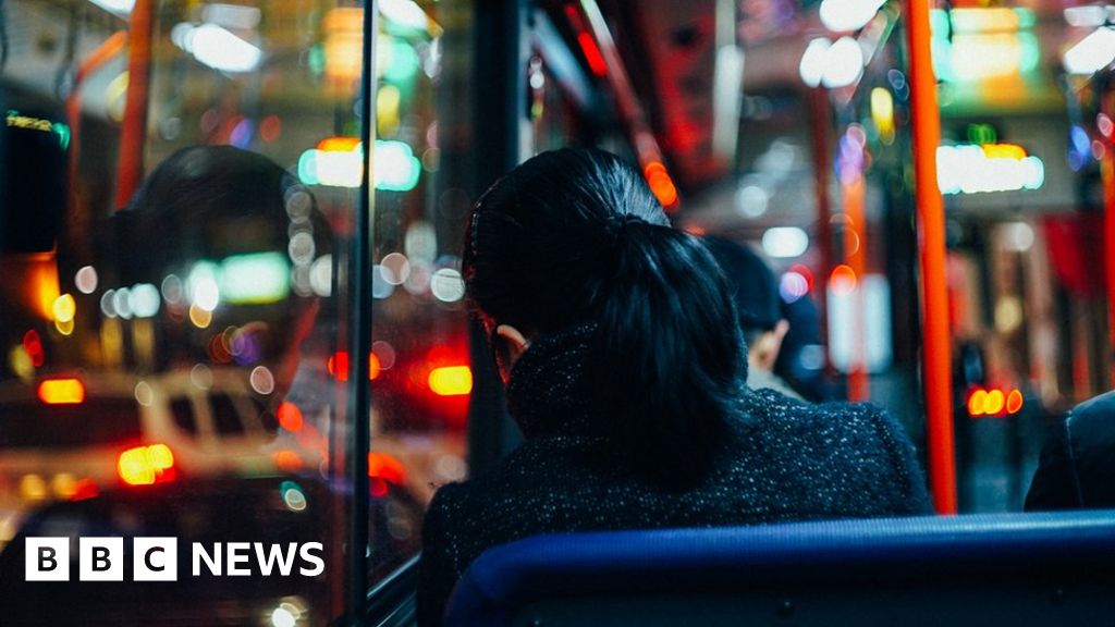 Translink late-night transport services back for Christmas - BBC News
