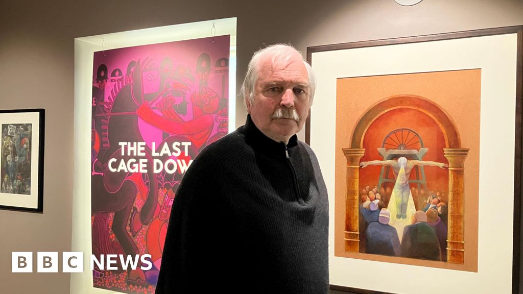Miners' art exhibition explores the loss of coal pits - BBC News