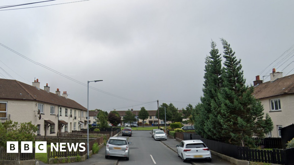 Newcastle: Man sustains facial injury in knife attack